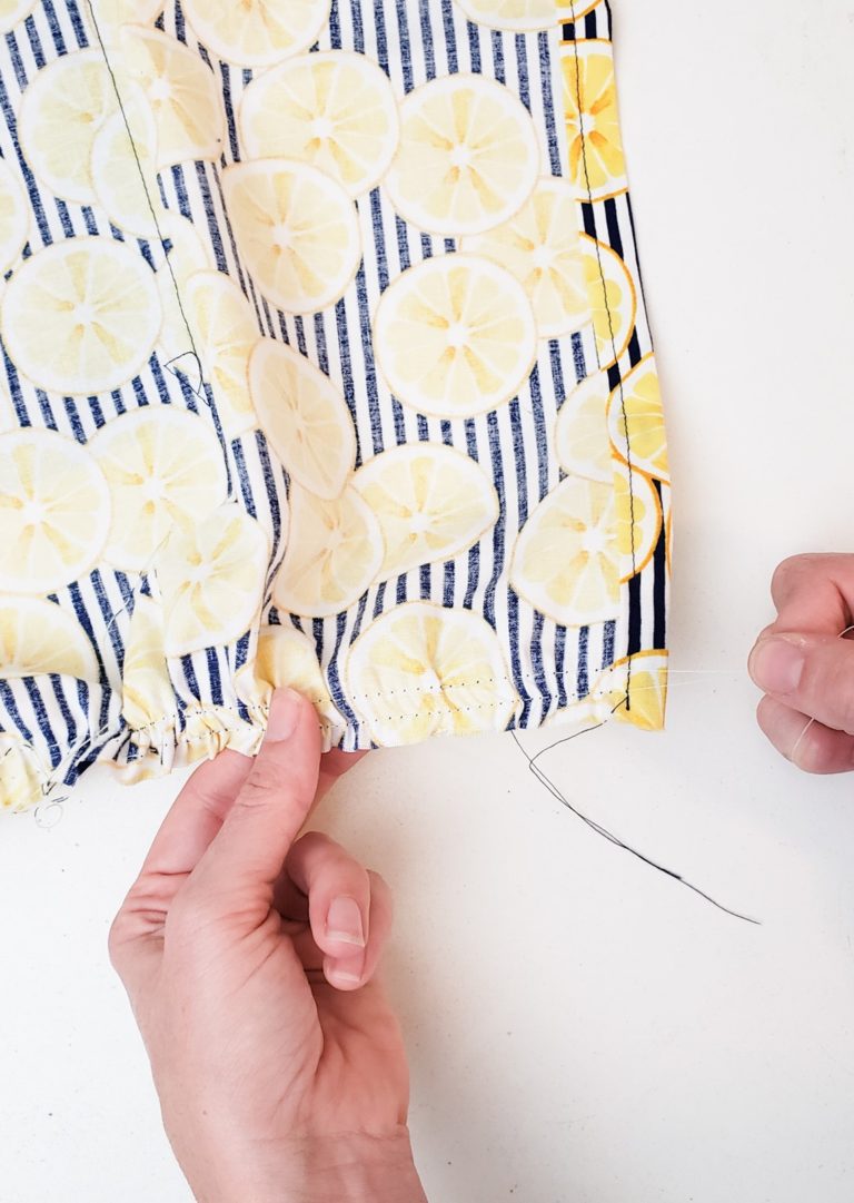 Sew A Pocket Apron in 9 Easy Steps! | Sassy Cassy's
