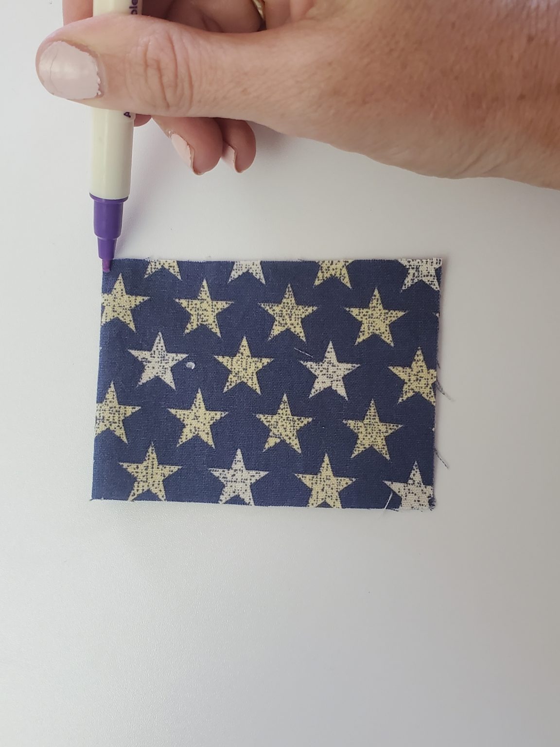 How Sew Patriotic Flags Using Fabric Scraps | Sassy Cassy's