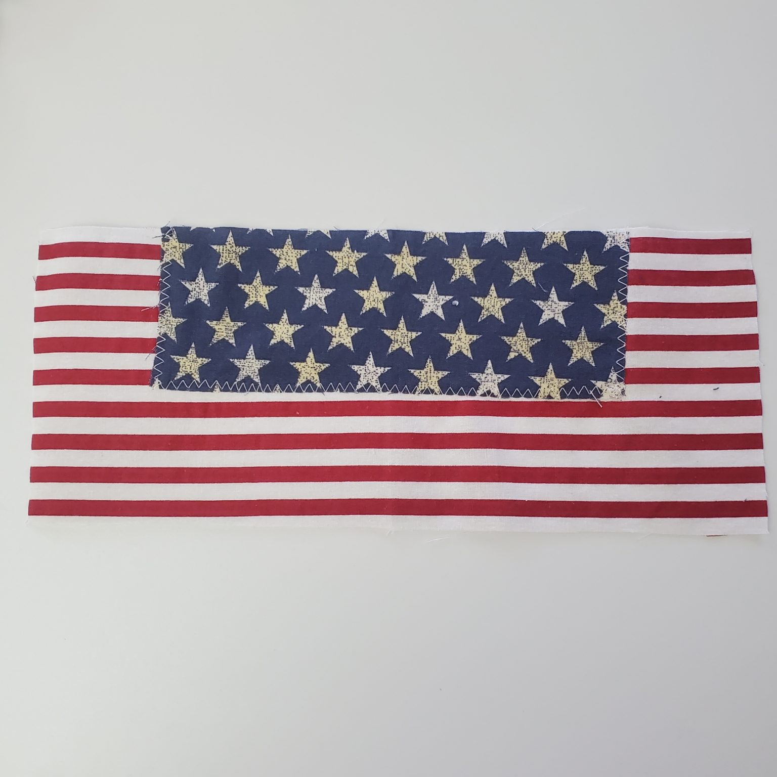 How Sew Patriotic Flags Using Fabric Scraps | Sassy Cassy's