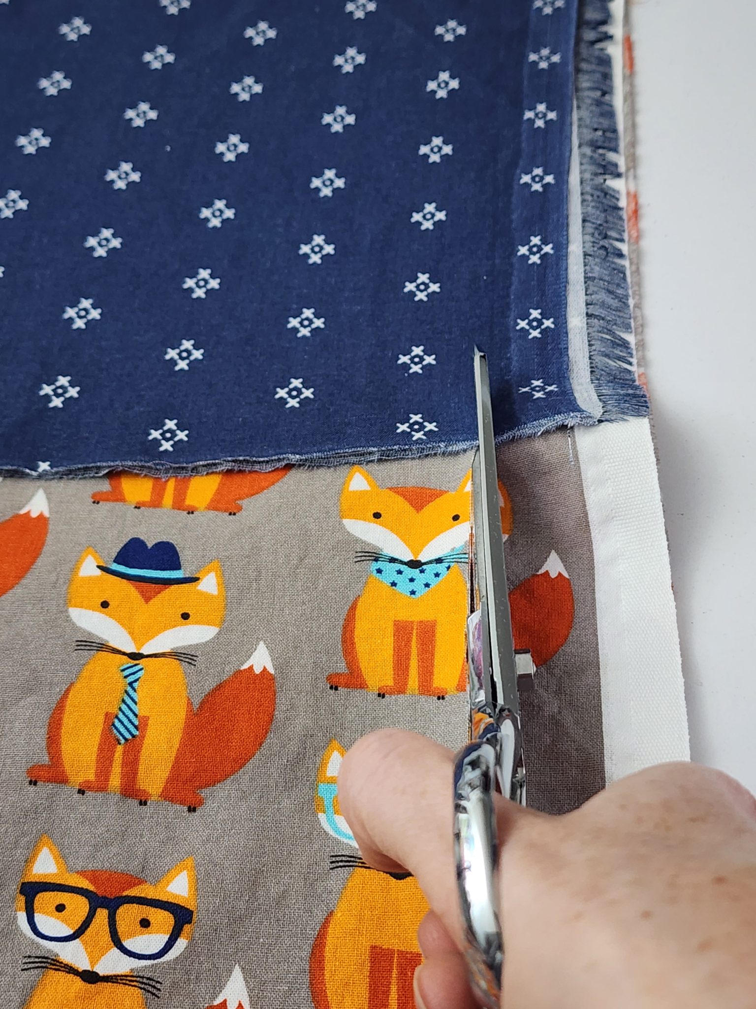 Sewing A Pillowcase In 4 Easy Steps | Sassy Cassy's