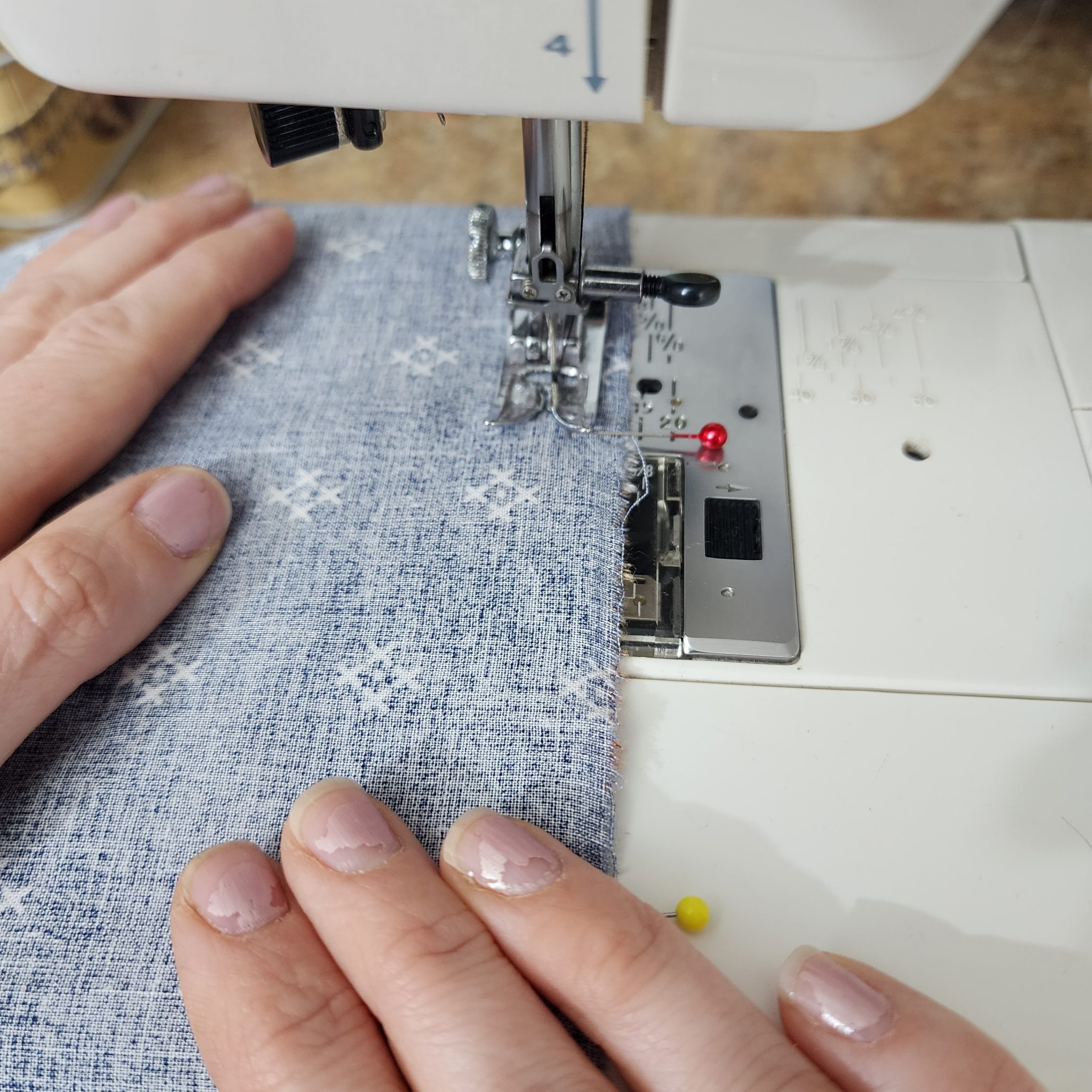 Sewing A Pillowcase In 4 Easy Steps | Sassy Cassy's